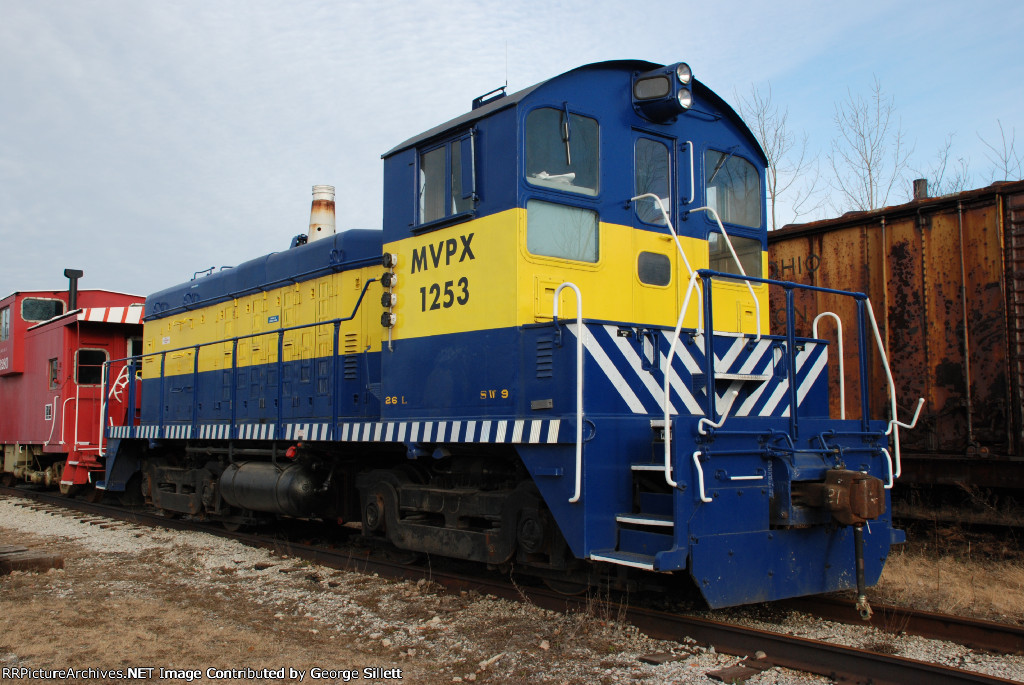 A roster shot of this Gem.